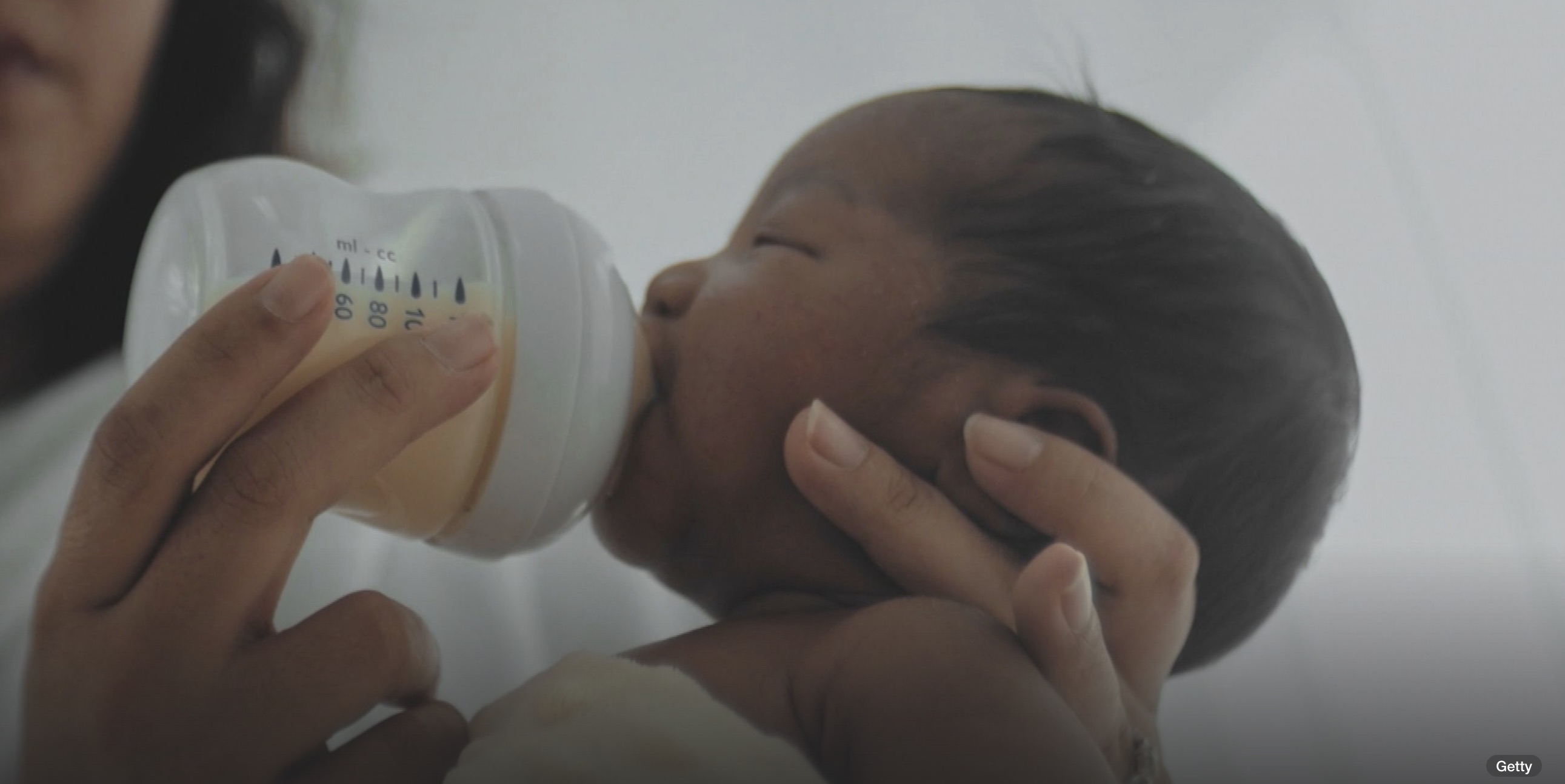 De eeuwige discussie: borst- of flesvoeding?