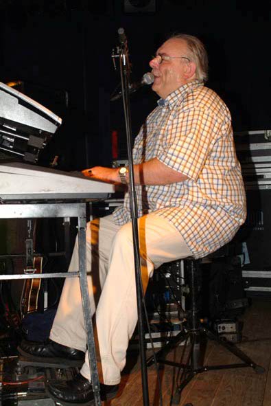 Zondag 13 april aanvang 15.00 uur Café Camille AFTER BEATLES Ruud Jansen